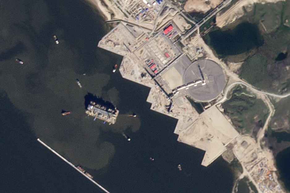 World’s Largest Floating Structure Arrives at Gydan Peninsula